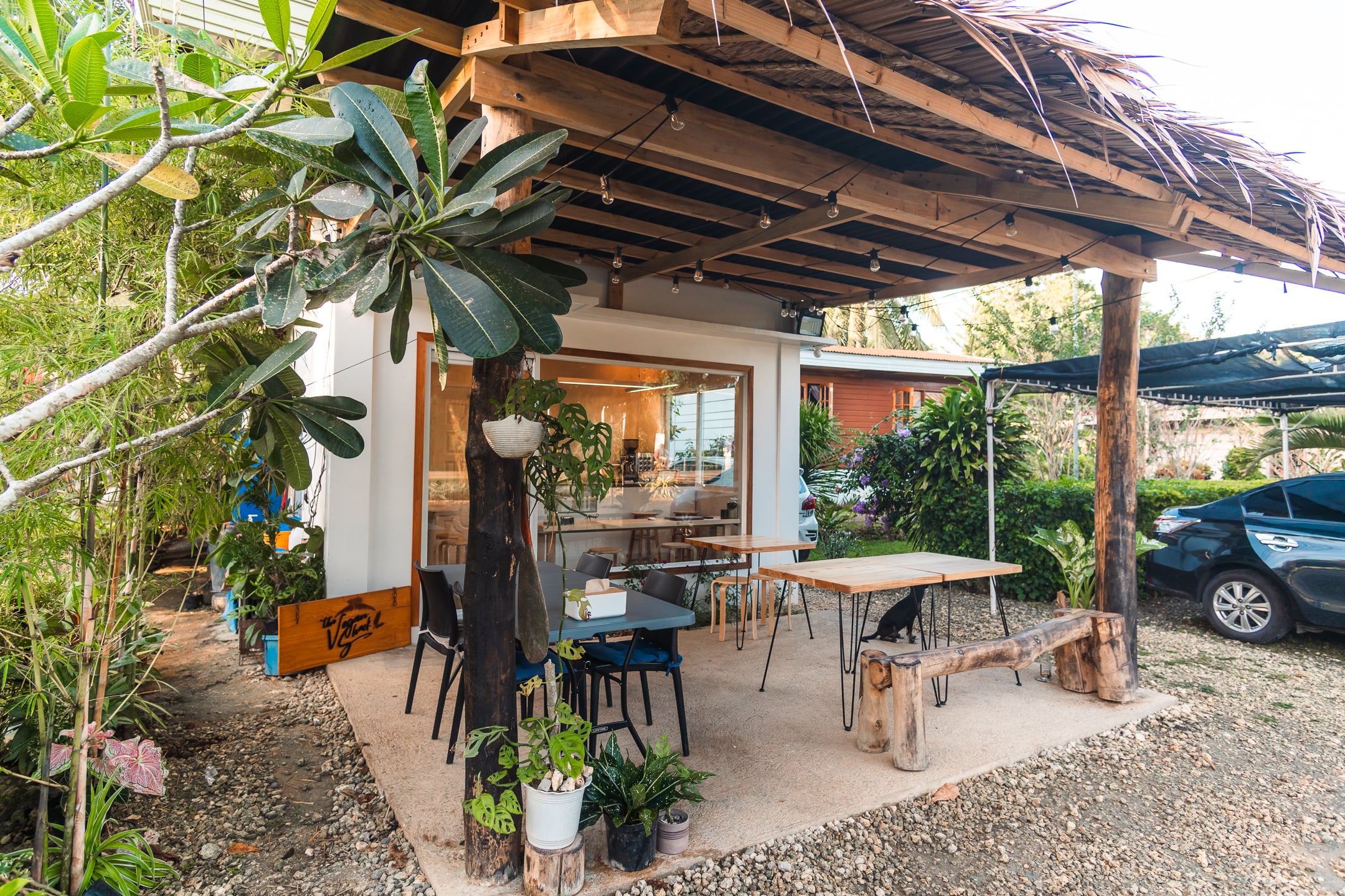 Kahu Cafe – Panglao Island, Bohol – The Boholana